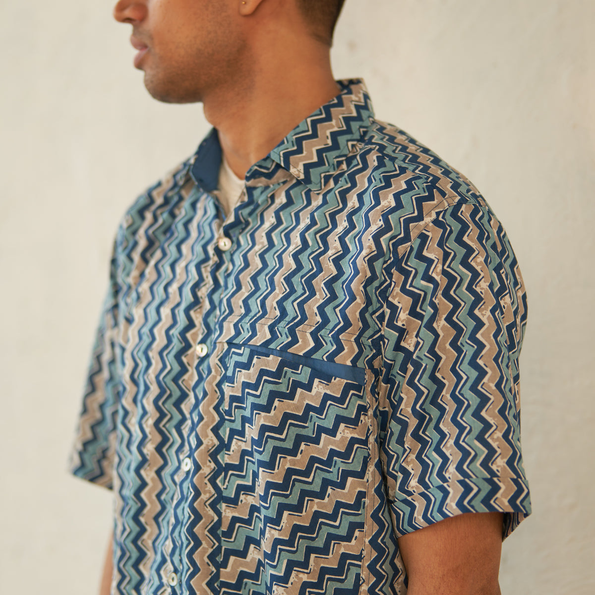 City Chic to Vacation Vibes: Explore Our Captivating Zigzag Block Print Half-Sleeve Shirt" – Canoopi