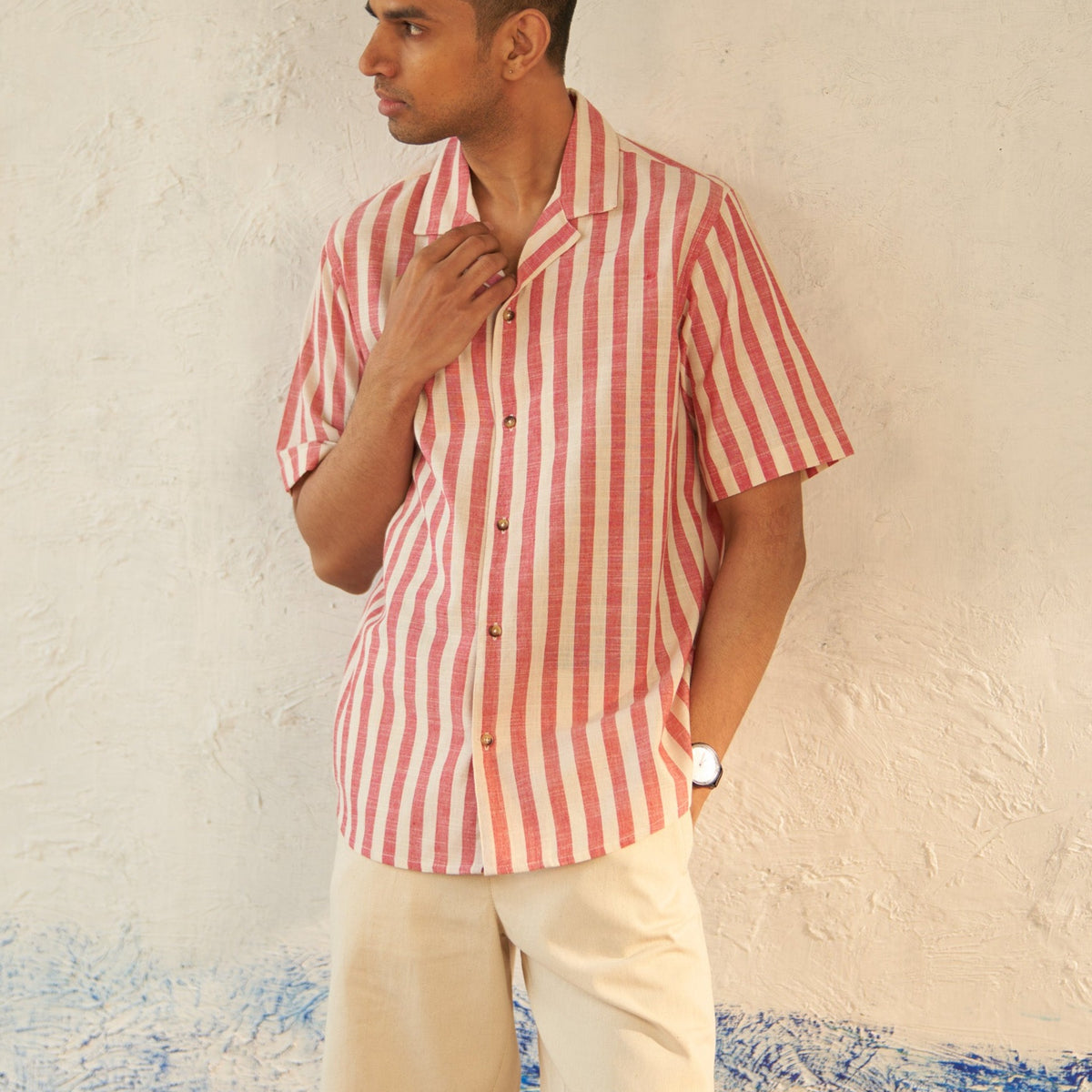 Laid-back Elegance: Short-Sleeved Shirt & European Alley Shorts Ensemble – Canoopi