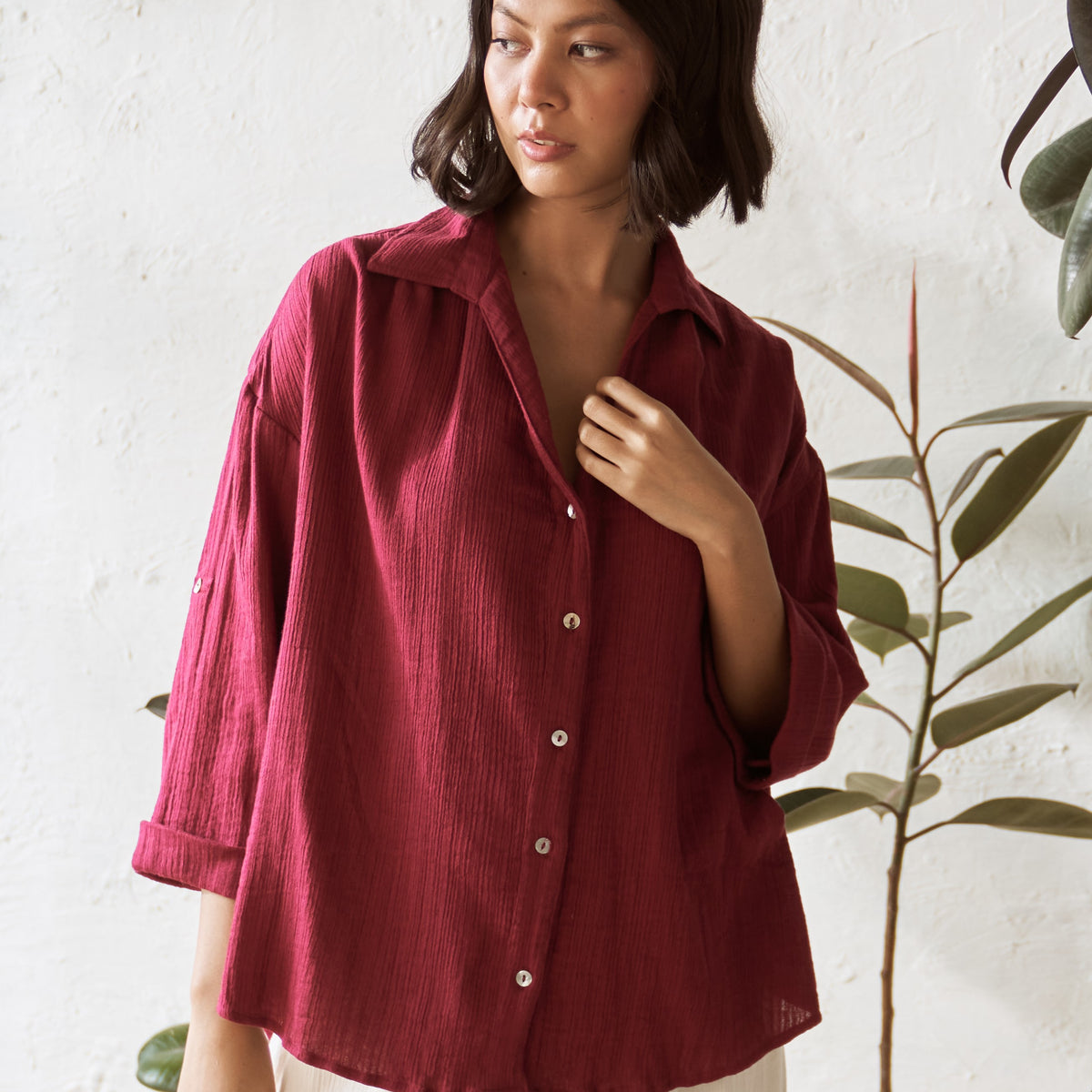 Chic Crimson Oversized Shirt | Natural Crinkle Fabric & V-Neck Design – Canoopi