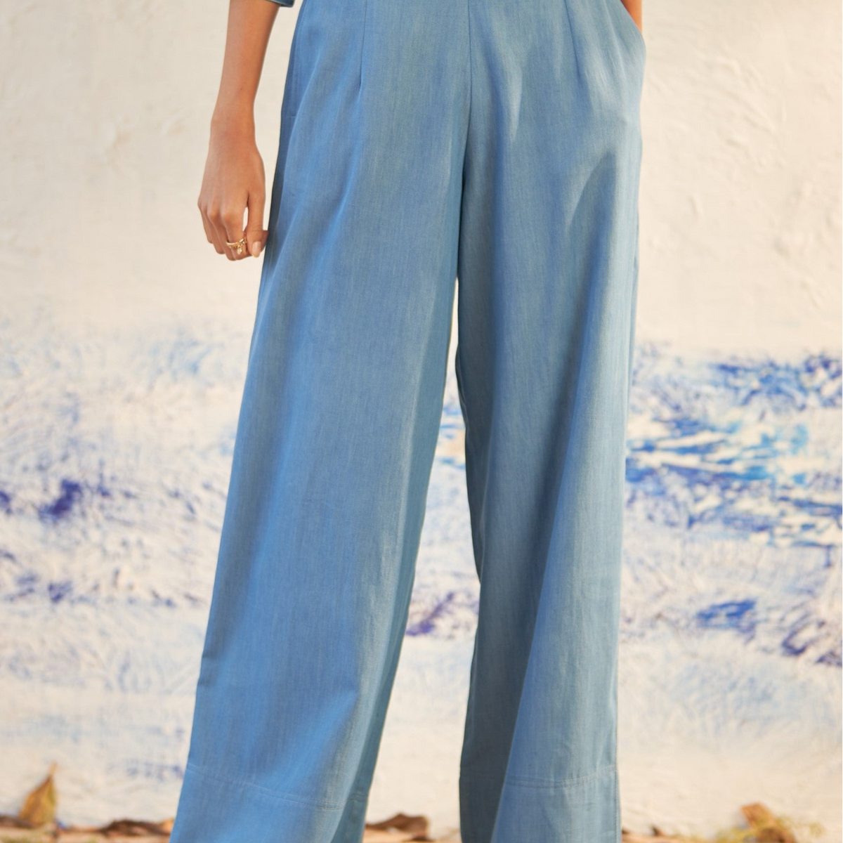 Trendy Comfort: Soft Denim Wide-Leg Pants with Stylish Folds – Canoopi